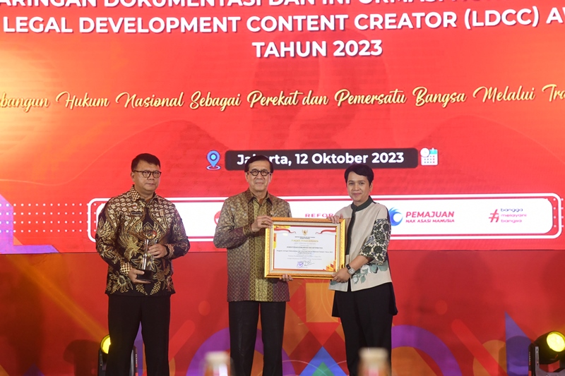 Menkumham Anugerahkan 57 Anggota JDIHN Terbaik Tahun 2023 – Direktorat ...